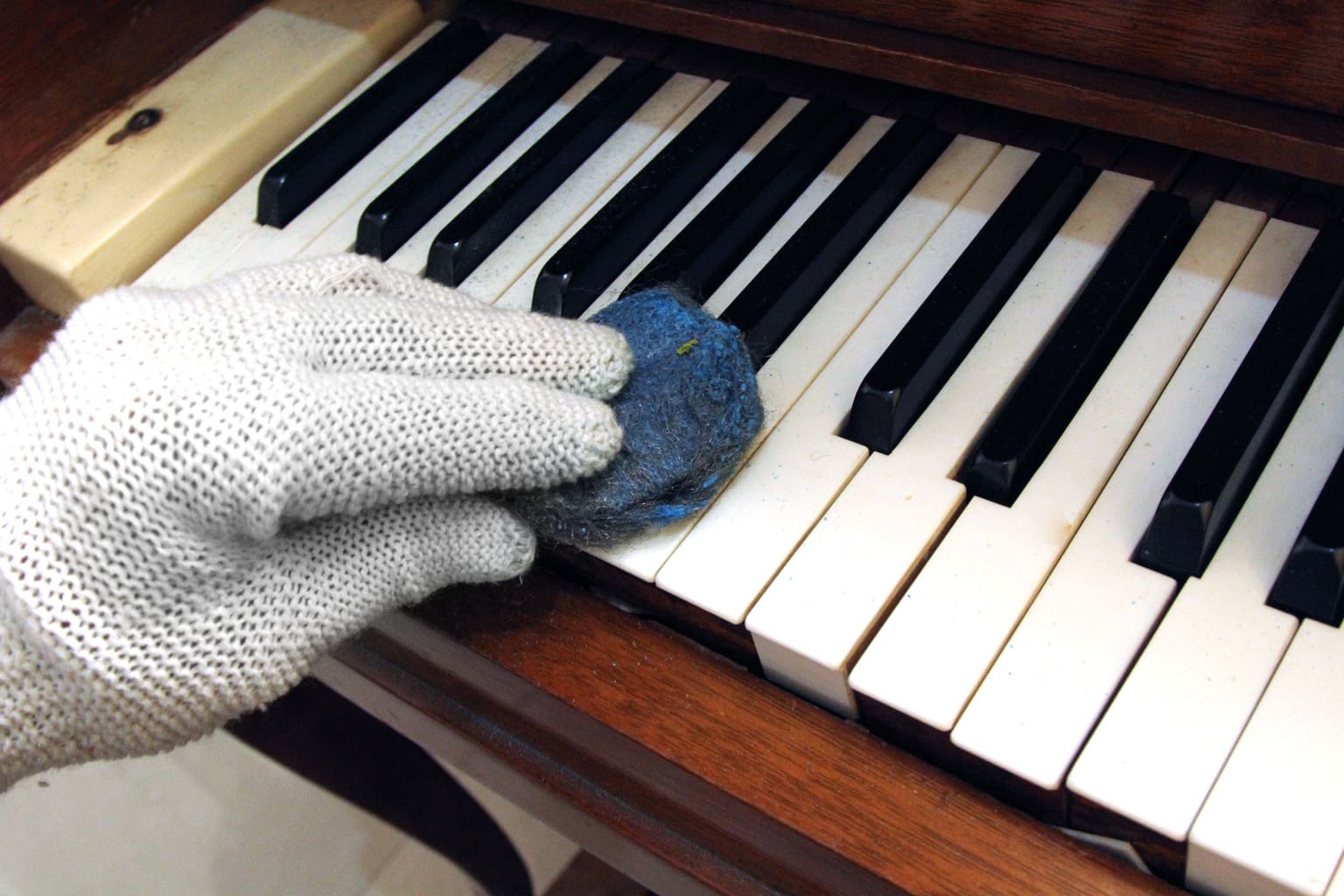 How to Clean a Digital Piano - Step-by-Step Guide - Digital Piano Planet