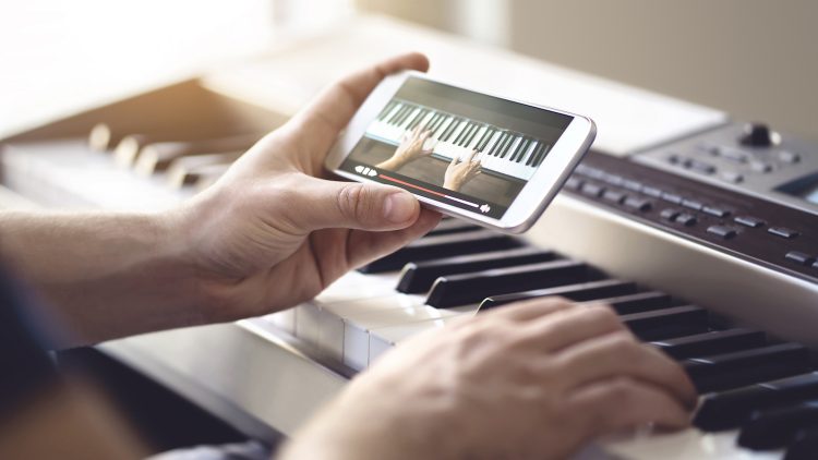 How to Connect Digital Piano to Your PC, iOS, and Android Device ...